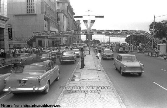 singapore’s first pedestrian overhead bridge at collyer quay 1964 ...