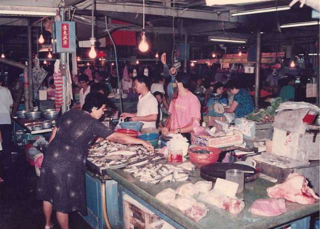 Nostalgic Coloured Photos of Former Seng Poh Road Market | Remember ...